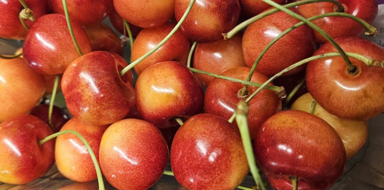 Papillon Sweet Blush Cherries - Four Seasons Fruiterers